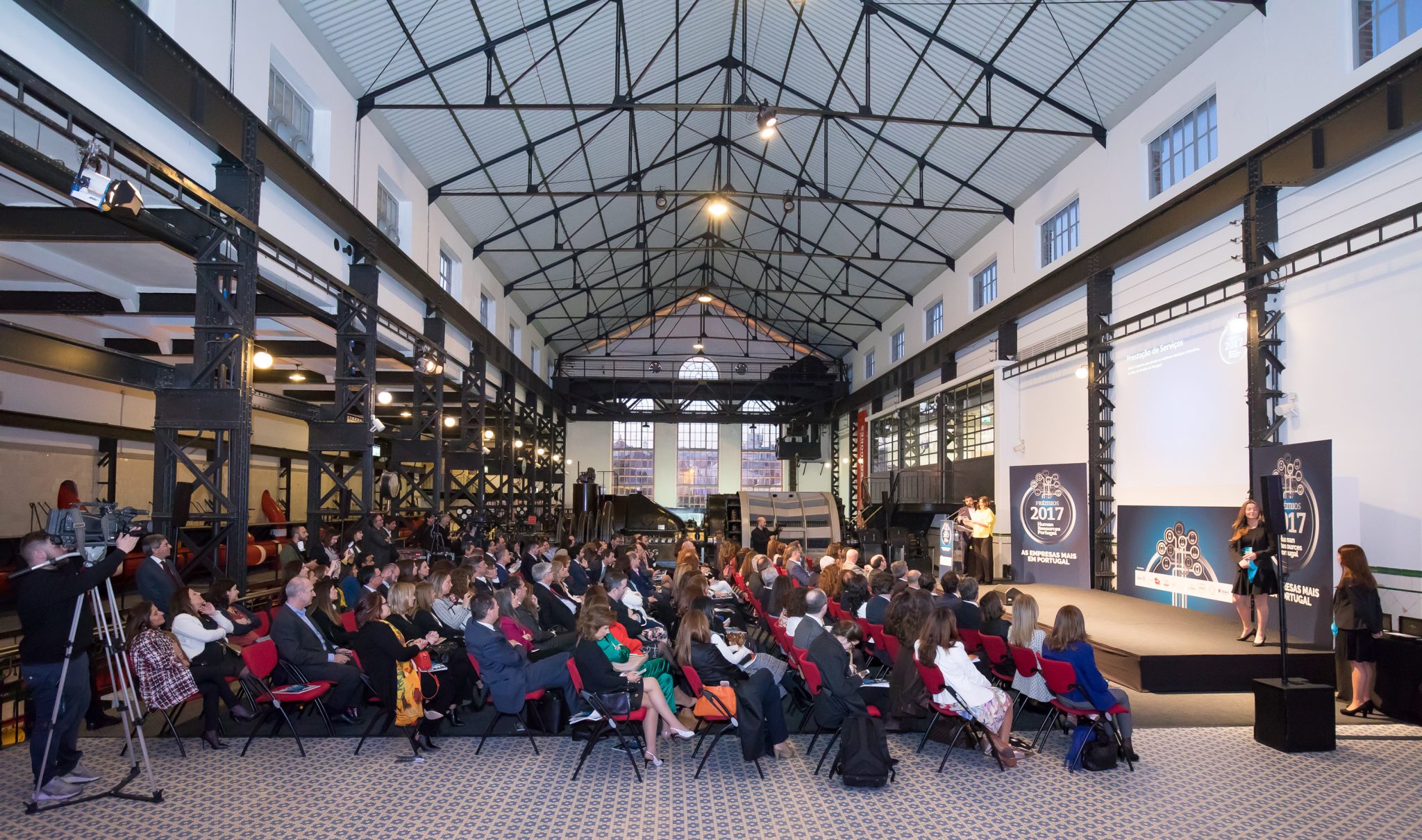 D2837-211 | Human Resources