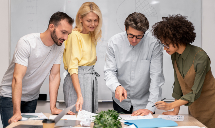 Quer construir uma equipa de sucesso? Aposte nestes quatro factores ...