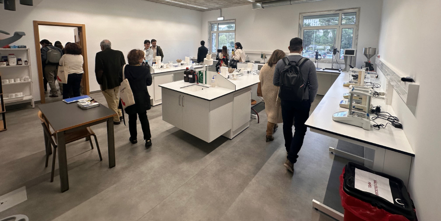 Grupo Medinfar e Faculdade de Farmácia de Lisboa criam Laboratório ...